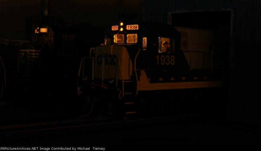 CSX U18B 1938 & NS C30-7 8028
